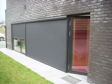 Screens aan buitenzijde ramen in kast : Renson Fixscreen montage 1, voorzet